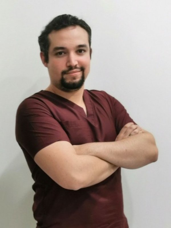 Dr. Teofilo Uriel Muñiz Chávez › Médico estético en Colima